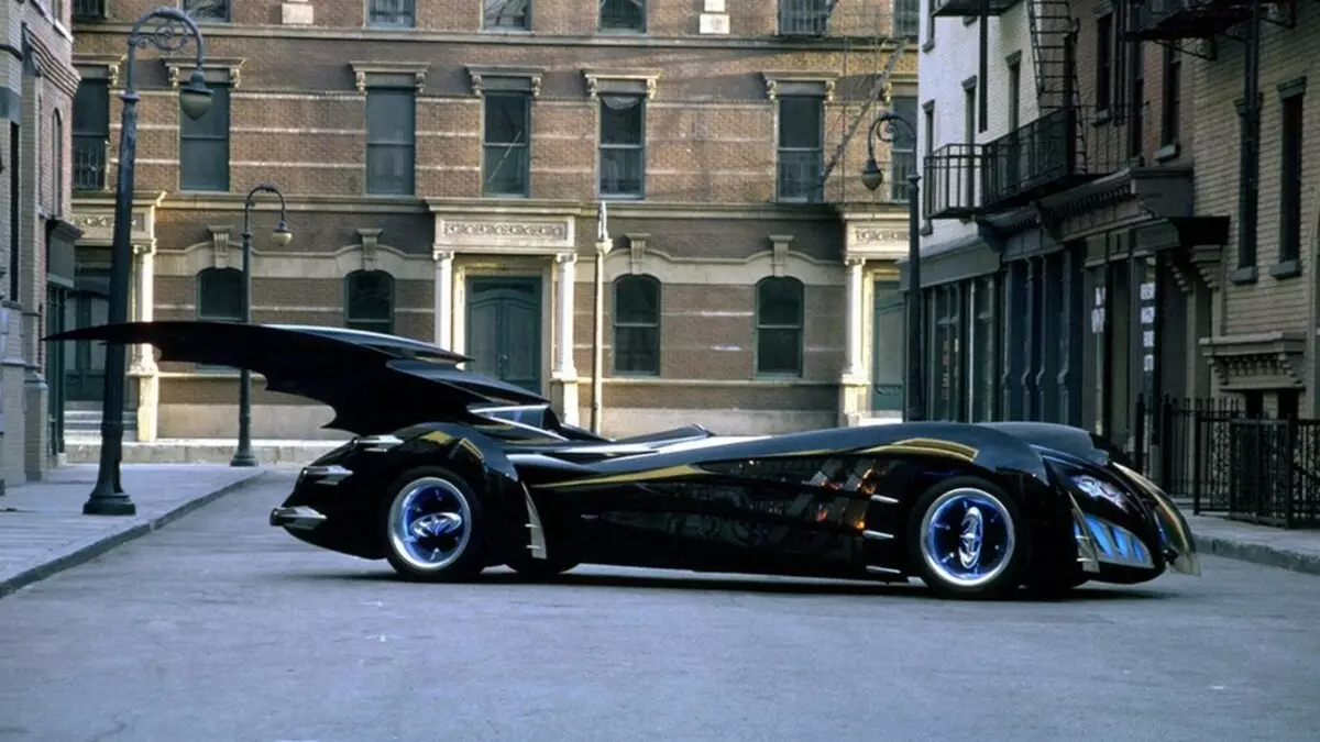 Ho makala le ho trepid: cinema batmobile metamorphosis 29470_44