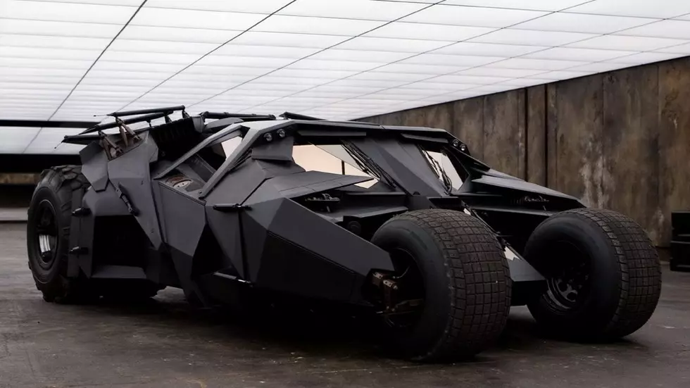 Kugwedezeka ndi Trepid: Binema Batmobile Metamorphosis 29470_54