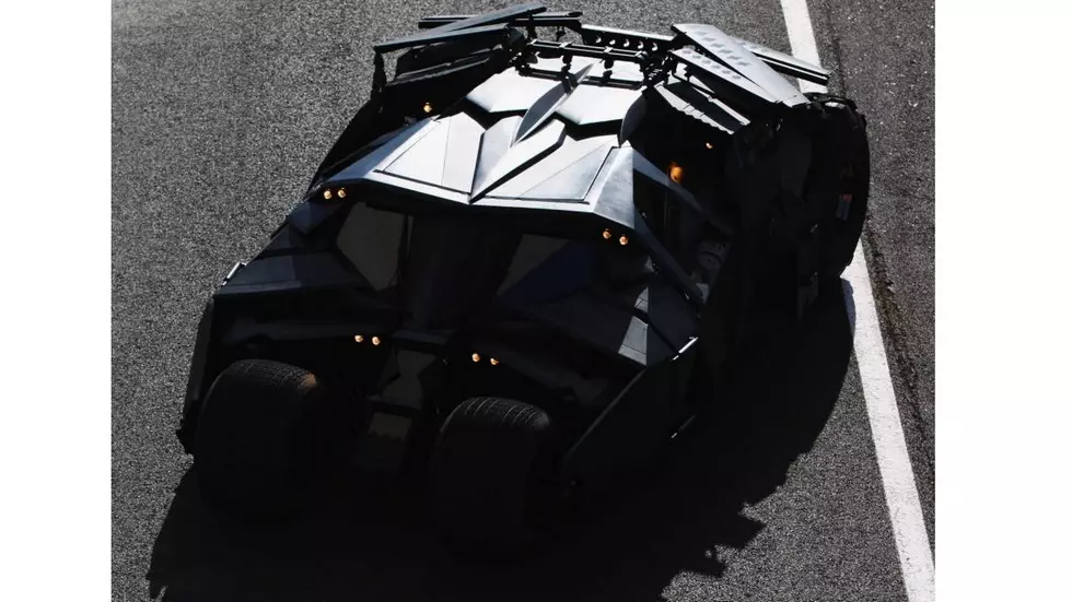 Шок и трепти: всички метаморфоза на киното Batmobile 29470_56