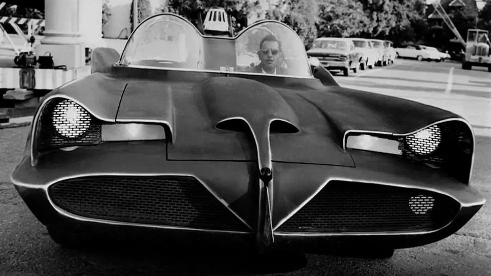 Шок и трепти: всички метаморфоза на киното Batmobile 29470_6