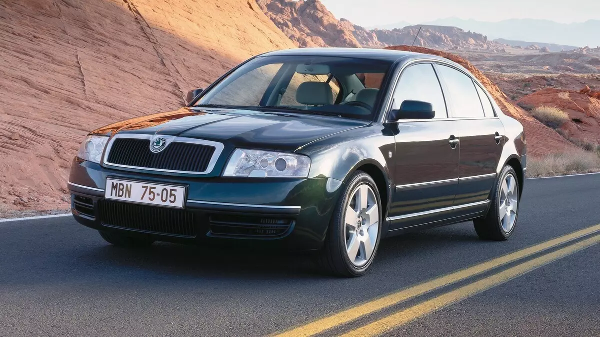 ในภาพ: škoda Superb '2001-06