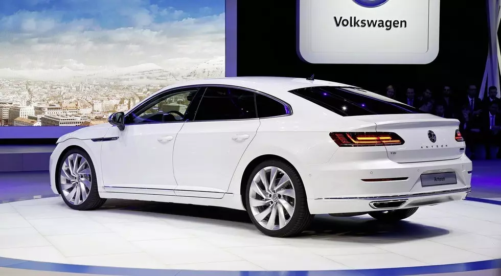 Volkswagen aanvaar bestellings op Arteon. Bekende pryse 29616_3