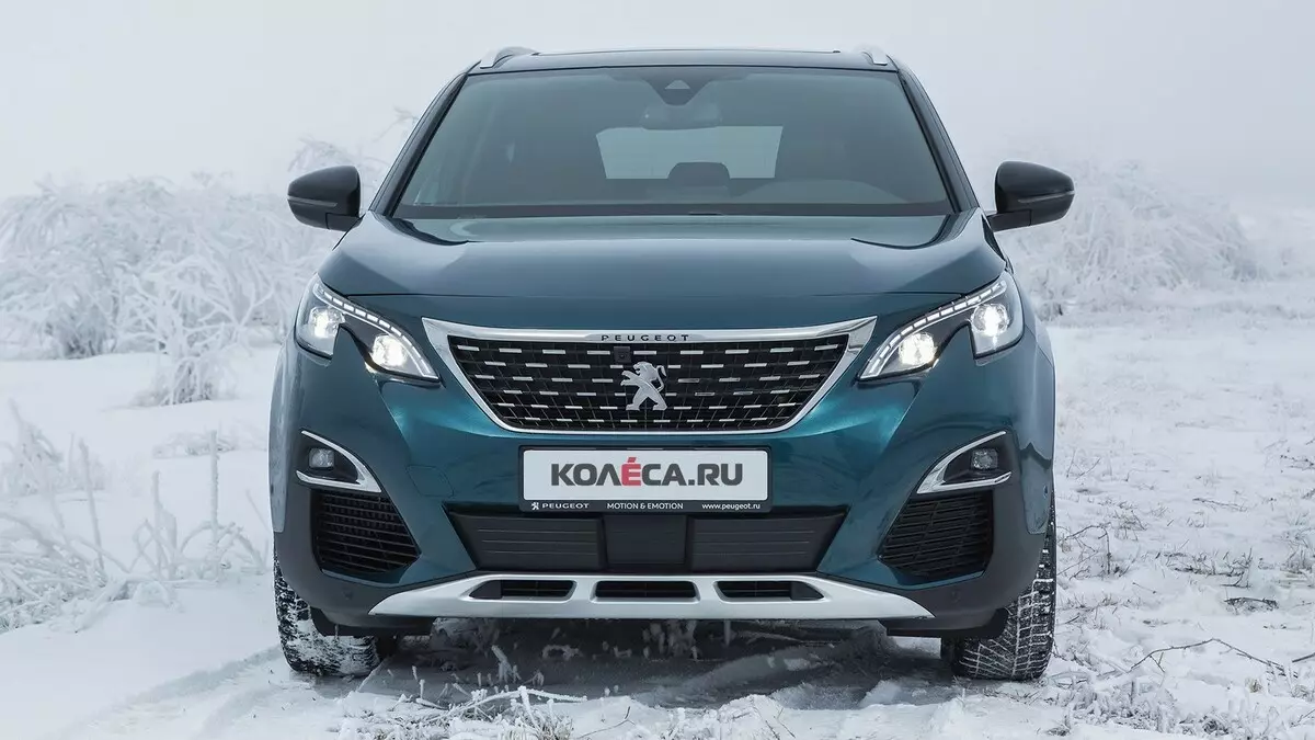 PEUGEOT-5008_STATIC_00002.