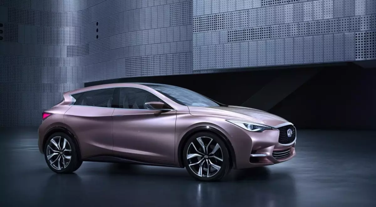 Aicme Gailf Hatchback Buiséad Nua ó Thebuts Infiniti sa Ghinéiv 2961_2