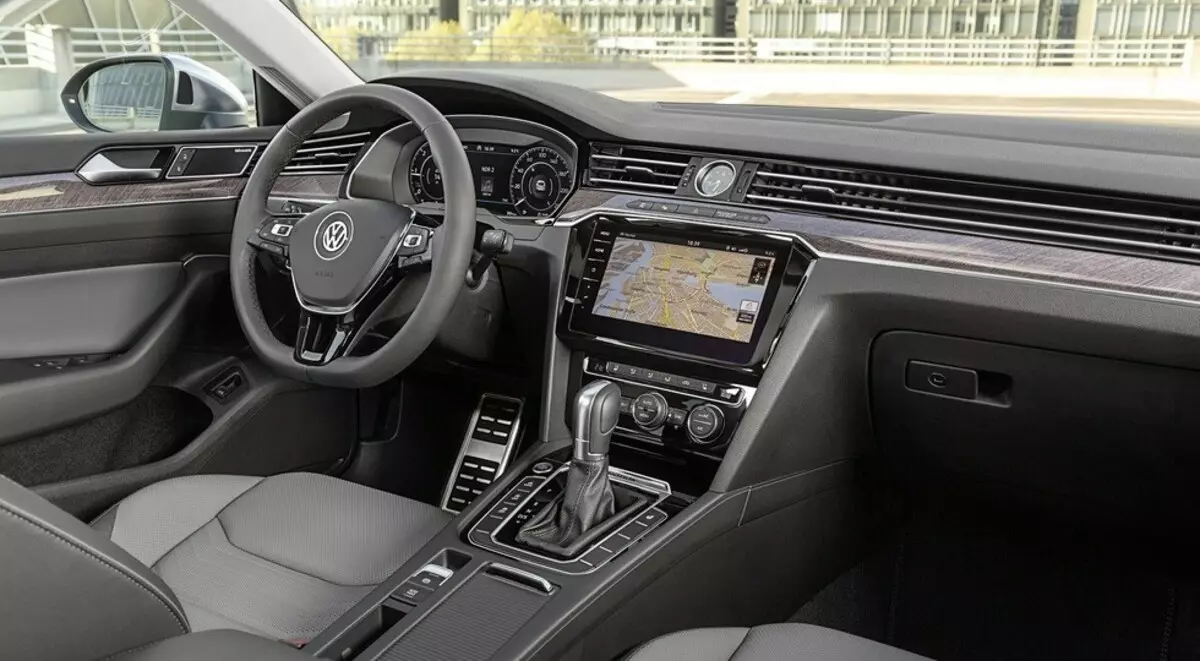 Premieres rusas Volkswagen: LiftBek Arteon e nova versión de Tiguan 29627_5