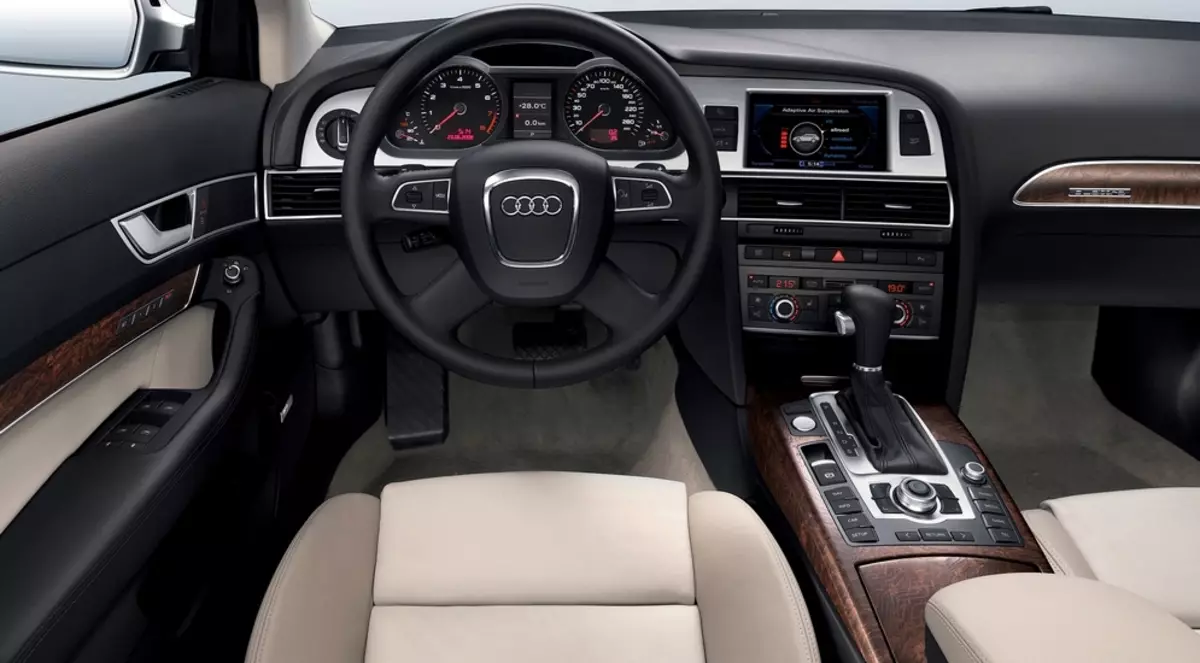 Оң мотору жана бир аз ийгилик: Audi A6 C6 менен Audi A6 C6 тандаңыз 29697_10