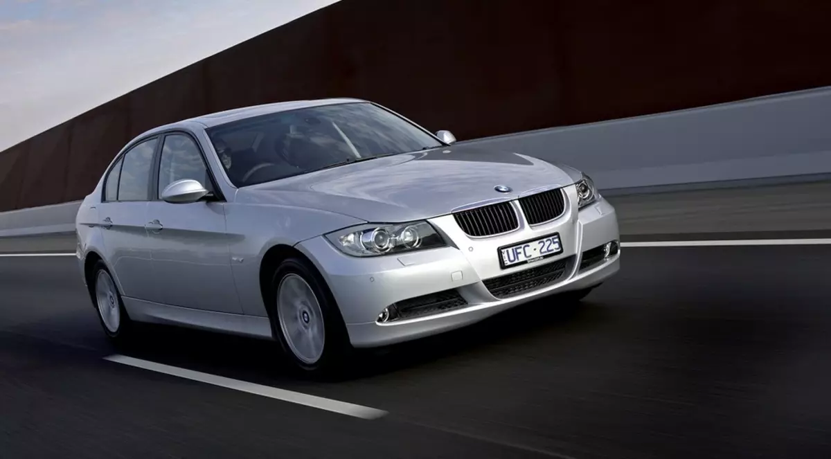 Ahoana ny fomba hividianana BMW 3-Series E90: Ny fiantraikan'ny herinaratra 29698_2