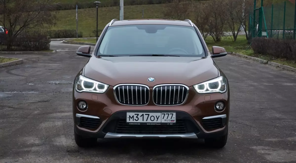 Всичко беше смесено в къщата на руса: тест драйв на новия BMW X1 29701_33