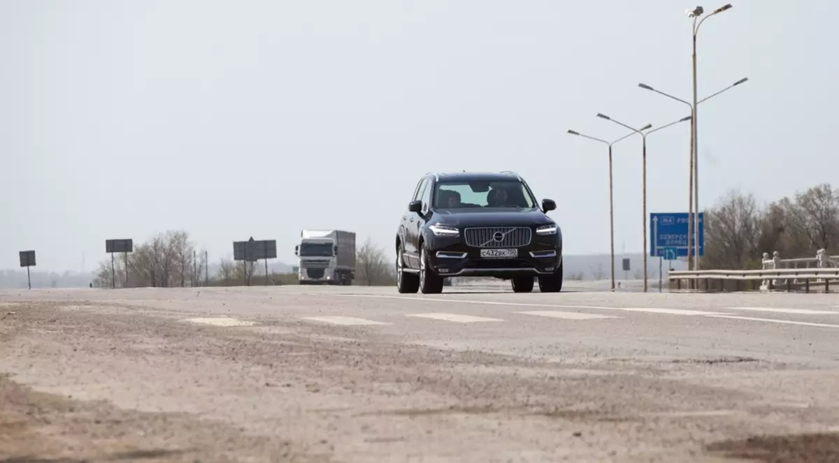Nemojte misliti na netaknute: testni pogon Volvo XC90 na benzin i dizel 29714_27