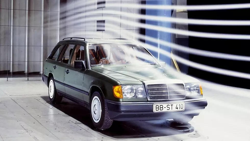 În fotografie: Mercedes-Benz E-Klasse T-Modell (Br.S124) '1986-93