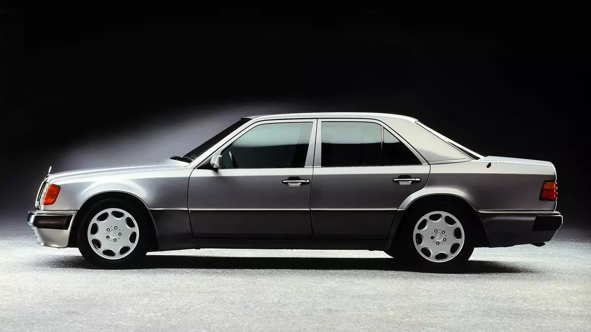 În fotografie: MERCEDES-BENZ 500 E (W124) '1990-1993