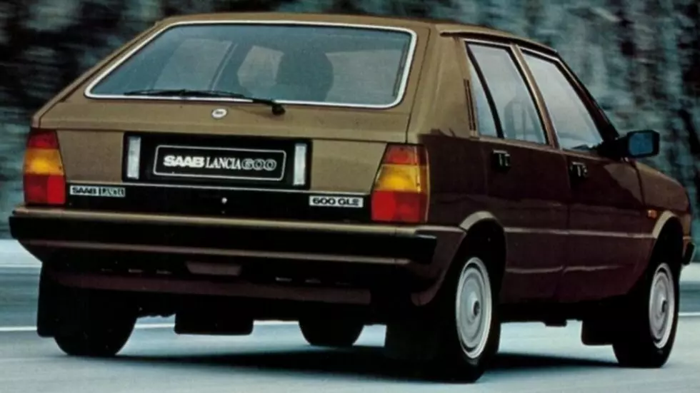 Nezarodňujte se krásně: jak byl vytvořen Alfa Romeo 164, a proč neměla štěstí 29811_2