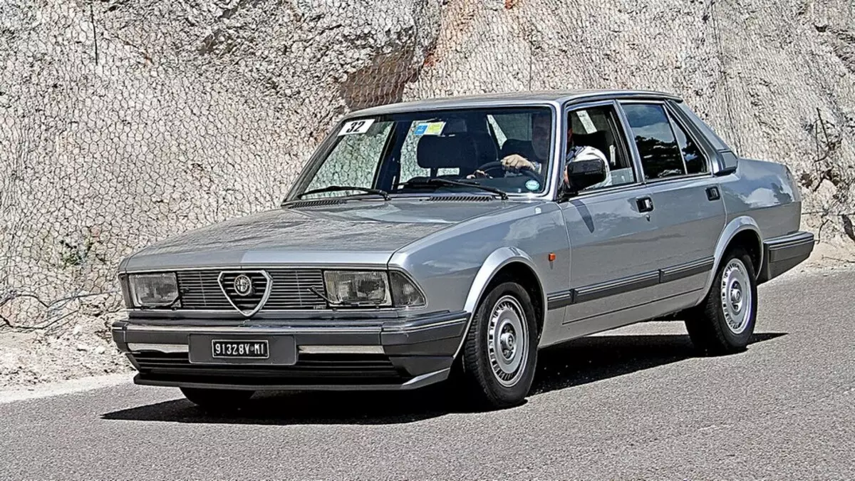 Gözəl doğulma: Alfa Romeo 164 kimi yaradıldı və niyə şanslı deyildi 29811_36