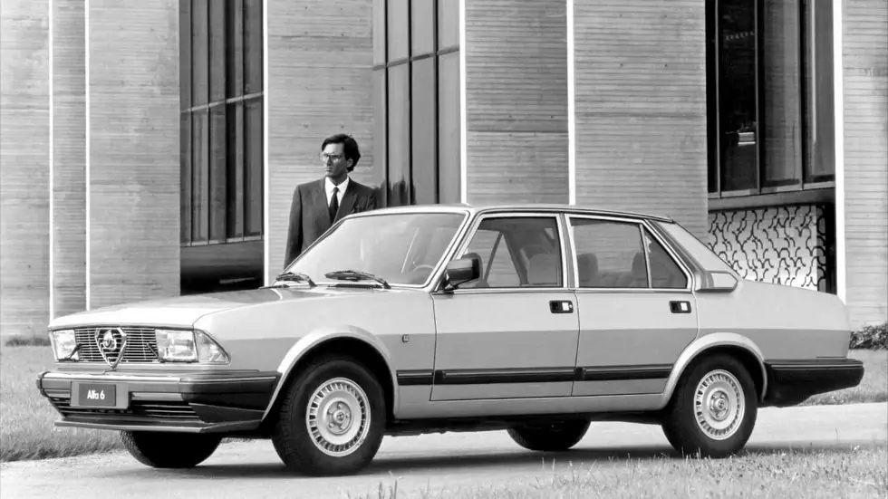 Nezarodňujte se krásně: jak byl vytvořen Alfa Romeo 164, a proč neměla štěstí 29811_37