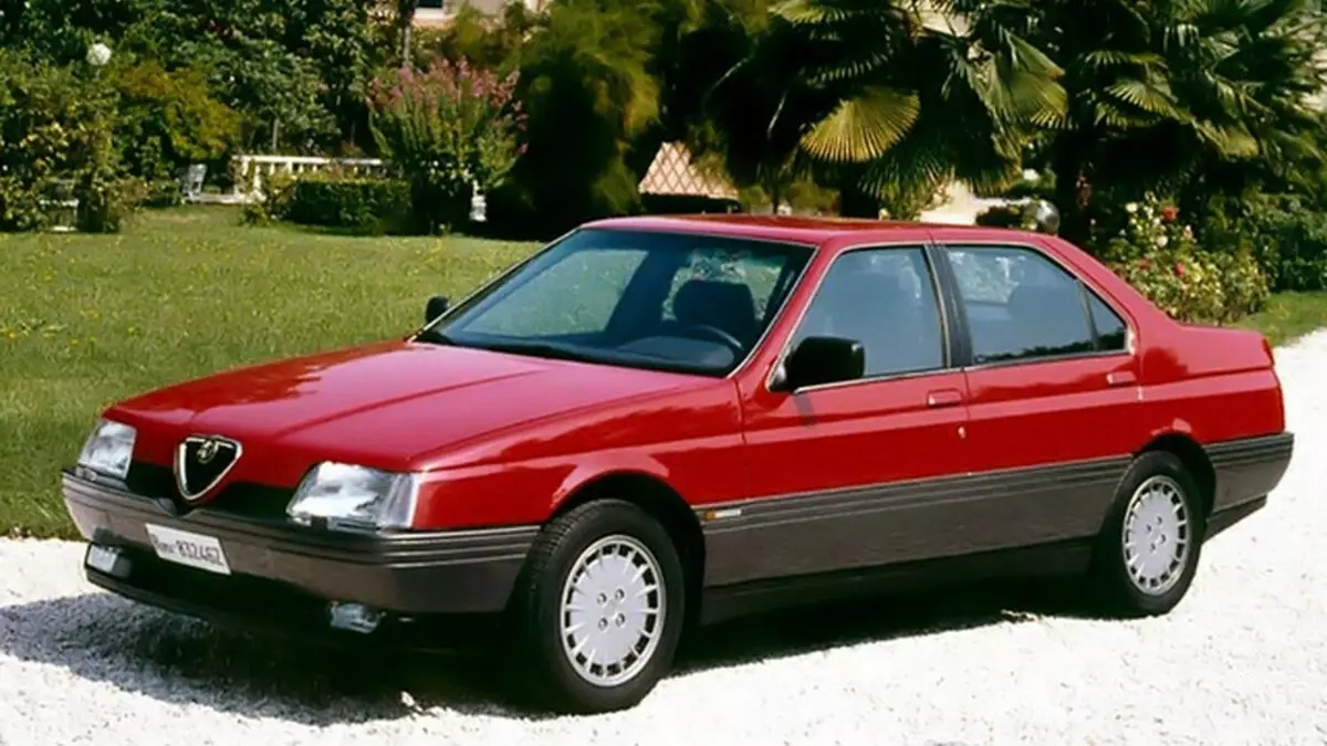 Narodia sa krásne: Ako sa vytvoril Alfa Romeo 164, a prečo nebola šťastná 29811_49