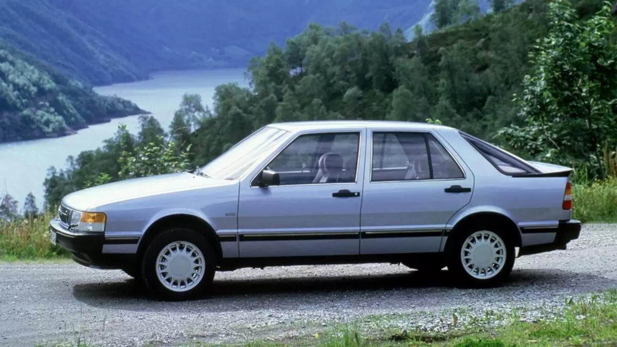 Nezarodňujte se krásně: jak byl vytvořen Alfa Romeo 164, a proč neměla štěstí 29811_5