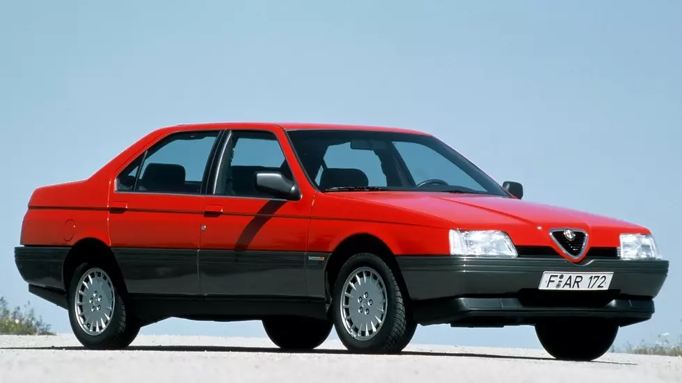 Narodia sa krásne: Ako sa vytvoril Alfa Romeo 164, a prečo nebola šťastná 29811_52