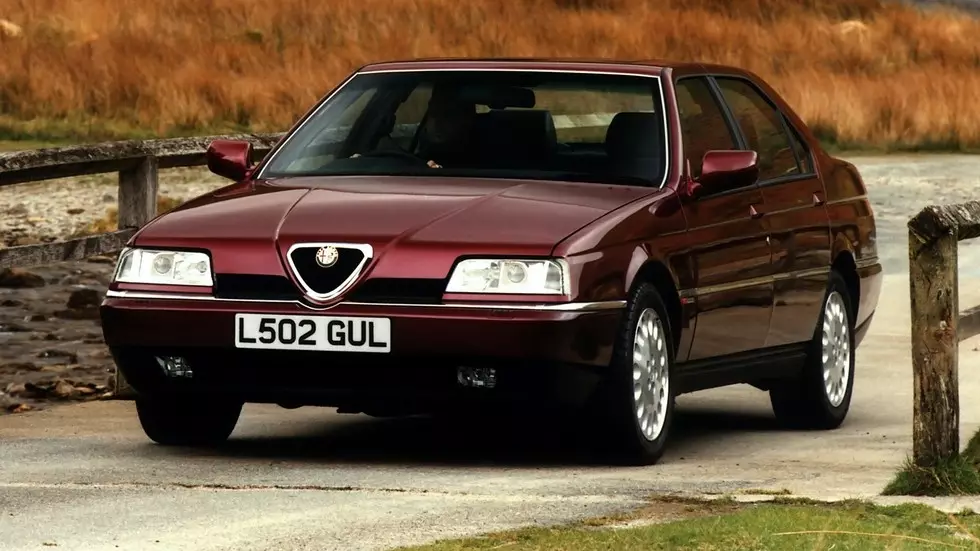 아름답게 태어나지 마십시오. Alfa Romeo 164가 만들어졌습니다. 왜 그녀가 운이 좋지 않은 이유 29811_73