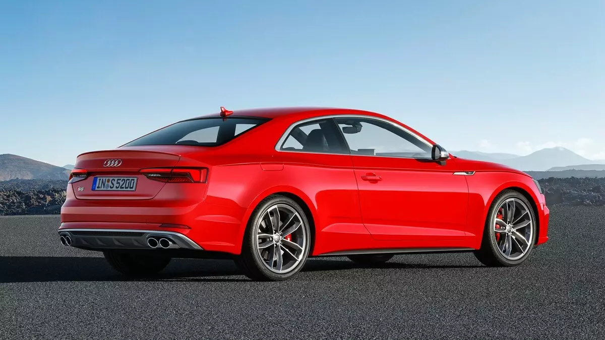 Audi A5 Nueva generación alcanzó el mercado ruso. 29826_7