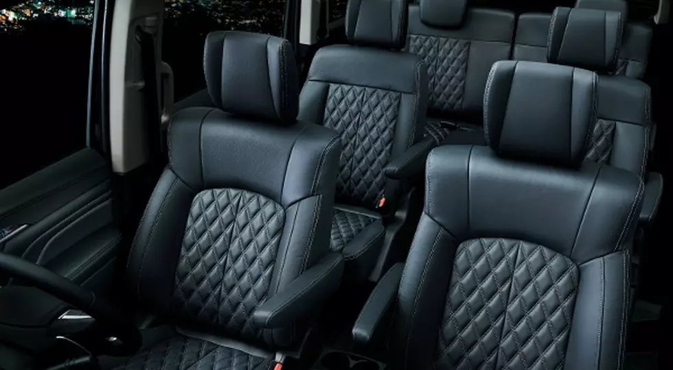 Aktualizováno Mitsubishi Delica: Design ve stylu Xpander, Ostatní Diesel a 8Akp 29834_12