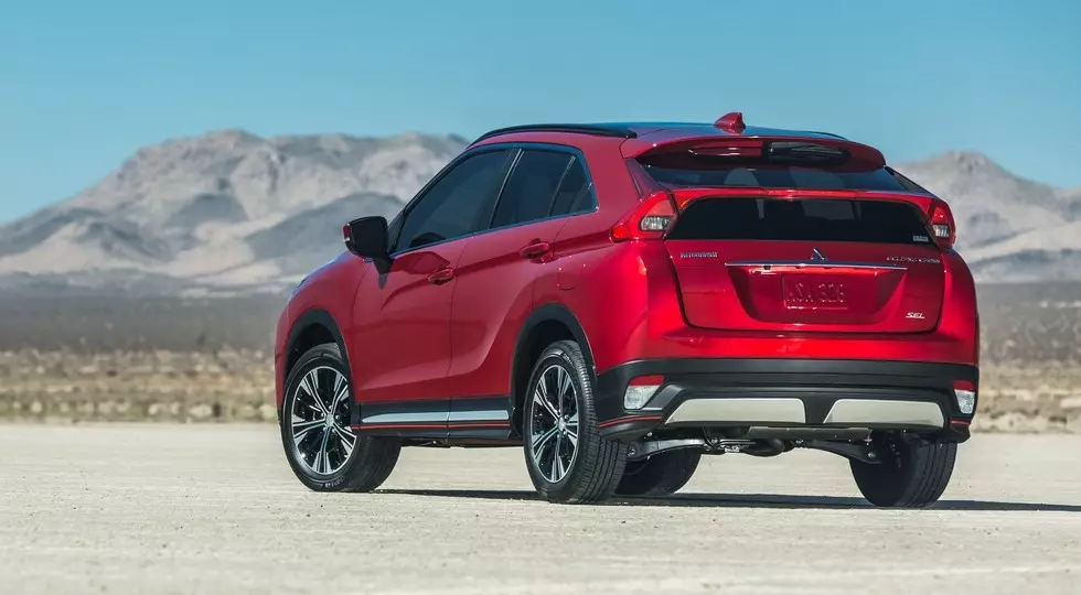 Muda wa kuonekana kwa Parcatnik katika Shirikisho la Urusi Mitsubishi Eclipse Cross 29842_3