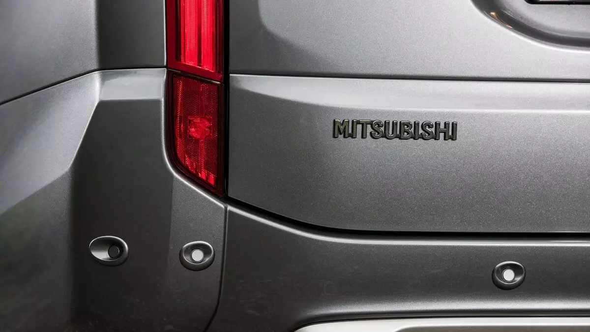 Mitsubishi_pajero_sport_077: