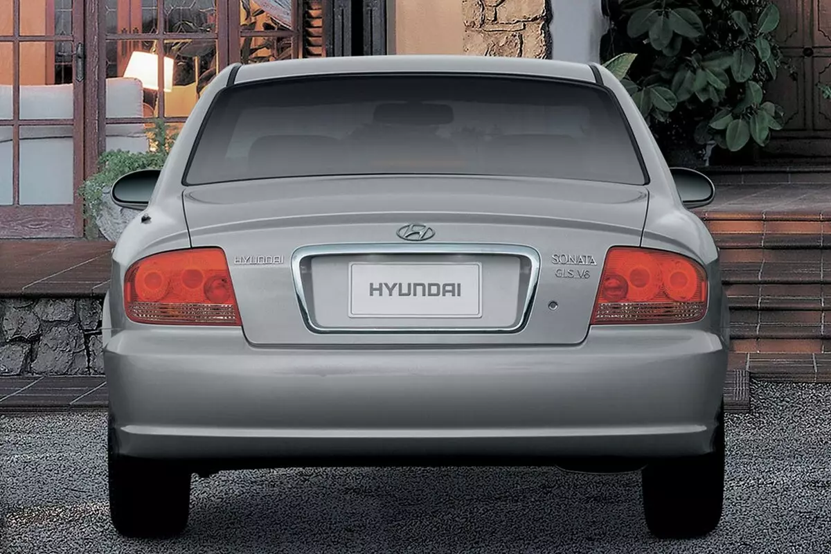 Hyundai Sonata (EF) '01 .2001-08.2004