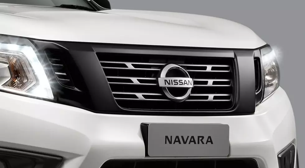 Nissan представив особливу версію пікапа Navara 30004_3