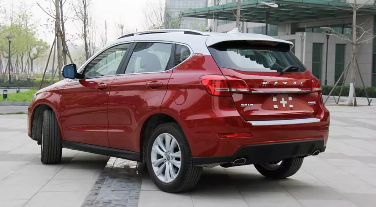 在俄罗斯，Haval H2交叉的销售开始于“自动” 30039_3