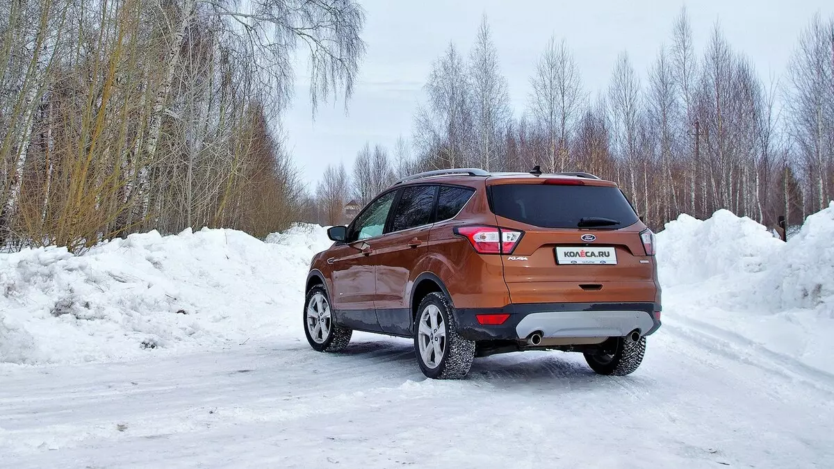 Nema popusta na podrijetlo: Test Drive Ažurirano Ford Kuga 30064_39