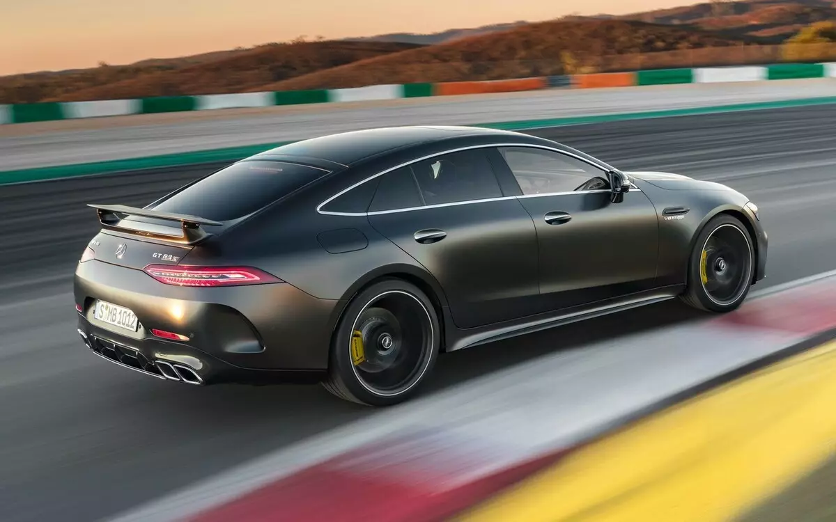 मर्सिडिज-Amg gt 63 s 