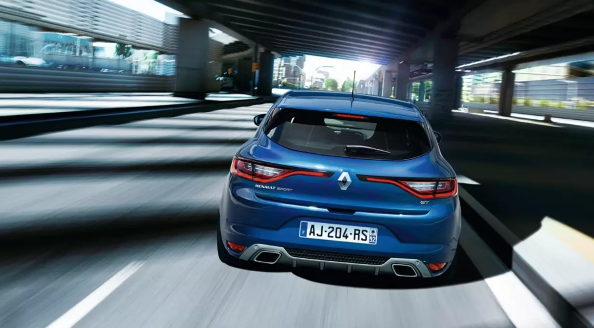 Renault told about the new dynamic and expressive megane 30083_4