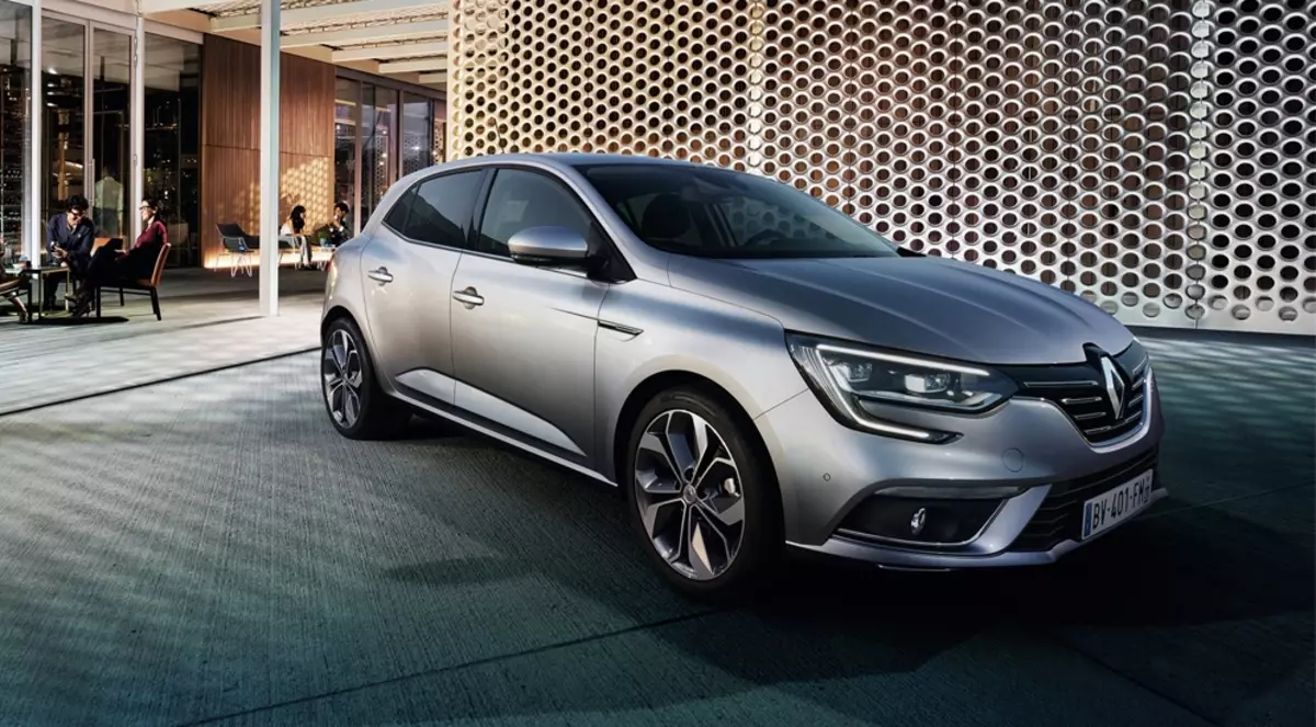 Renault told about the new dynamic and expressive megane 30083_5