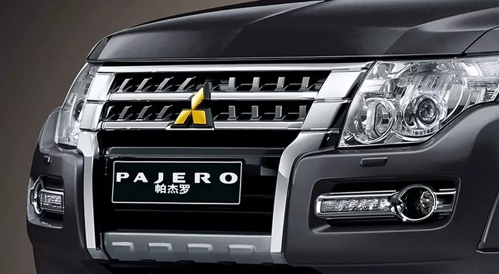 Mitsubishi ntakịrị emelitere pajaro suv 30135_3