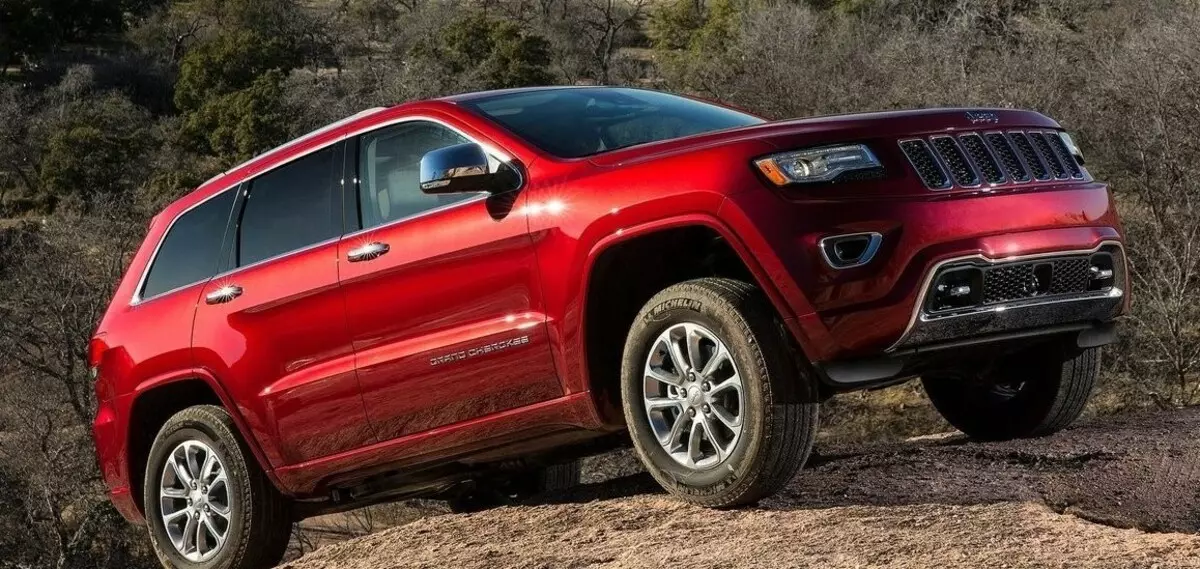 Jeep Grand Cherokee 업데이트 된 수정을 얻을 수 있습니다 30138_10