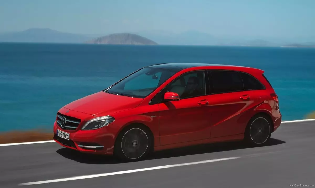 Mercedes-Benz B-Class와 100,000 킬로미터 : 밸브의 나가르와 작은 문제 30167_2