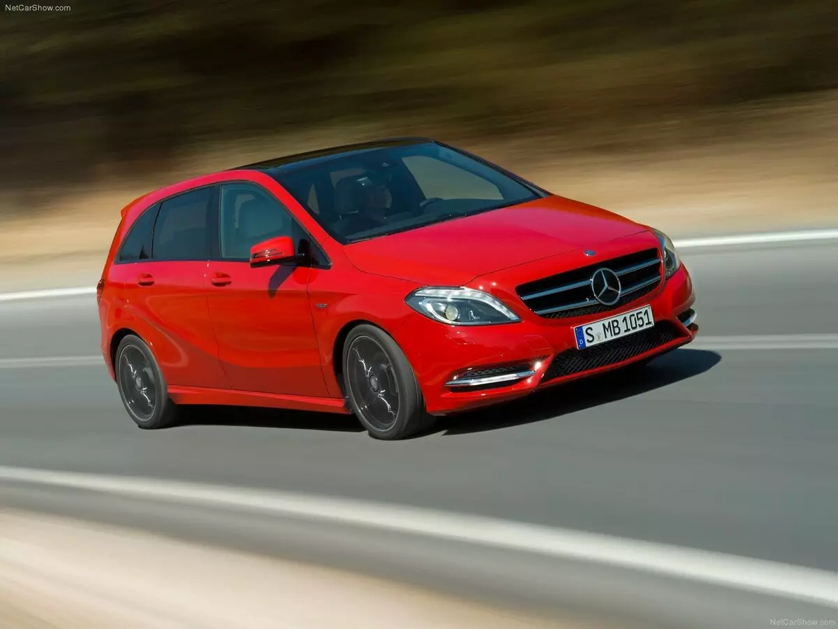 Mercedes-Benz B-Class와 100,000 킬로미터 : 밸브의 나가르와 작은 문제 30167_3