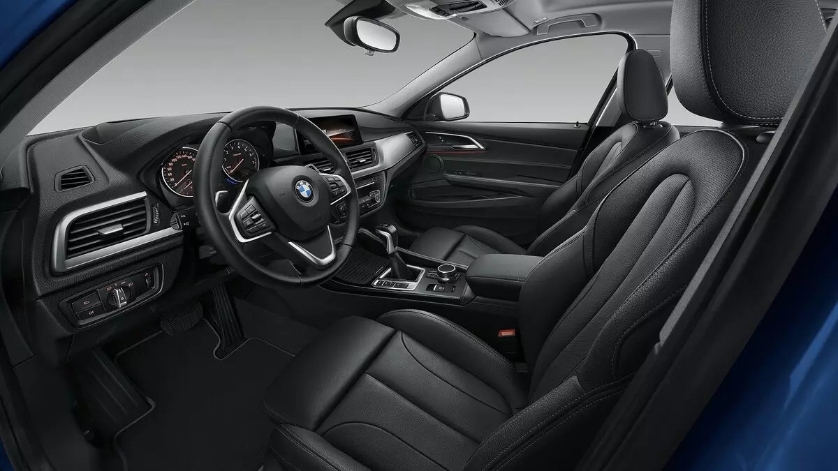 Bmw_125i_sedan_sport_line_5