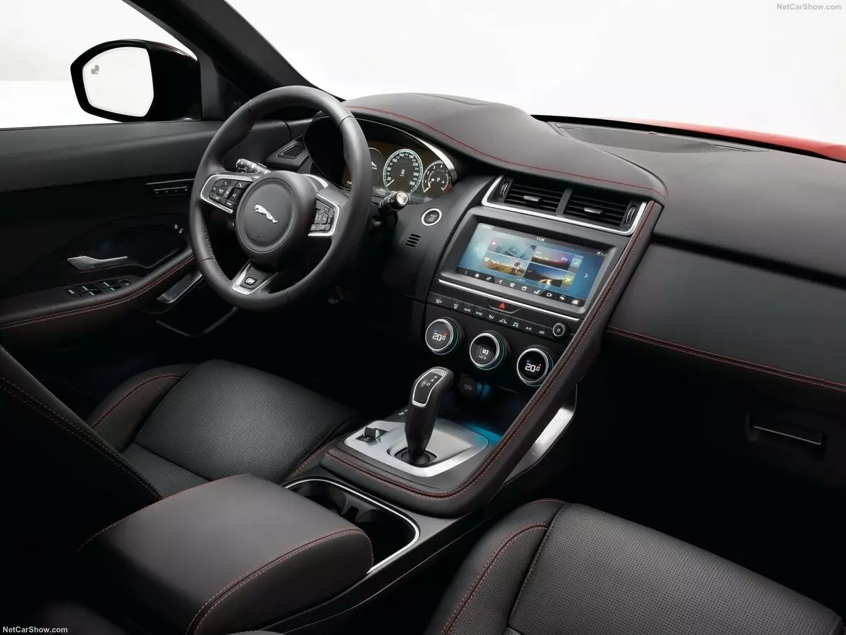 Jaguar esitteli uuden E-Pace Crossover: hinta tunnetaan Venäjällä 30179_8
