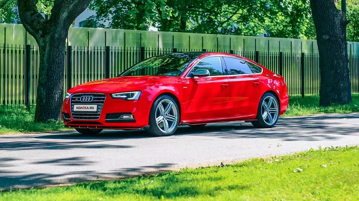 Audi A5 Sportback Rojo Tres cuartos