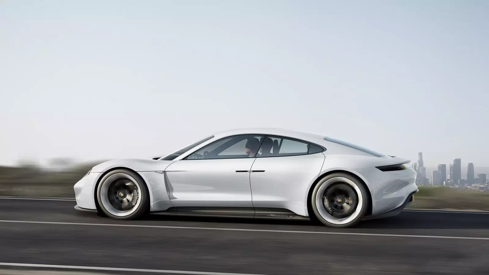 Porsche Taycan: серійне втілення концепту Mission-E 30247_2