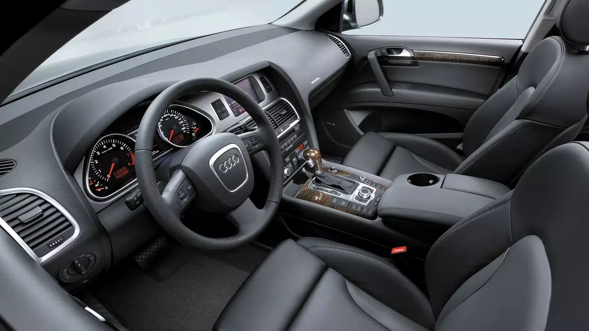 An der Foto: Interieur Audi Q7 4,2 Quatro (4l) '2005-09