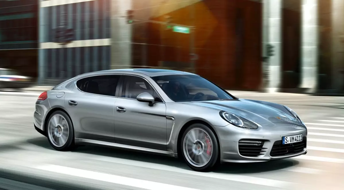 Porsche Panamera வசந்த தொடக்கத்தில் முழுமையாக மேம்படுத்தப்பட்டது 30325_1