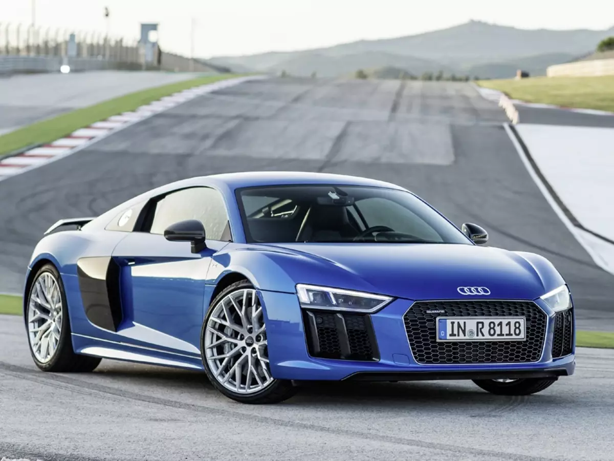 AUDI_R8_V10_PLUS_25.JPEG。