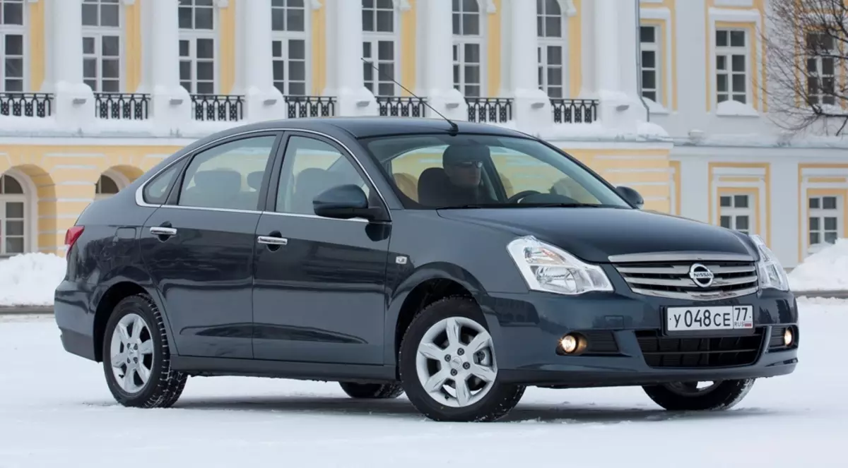 Nissan sny tiida prys tag vir 200,000 roebels 30351_7