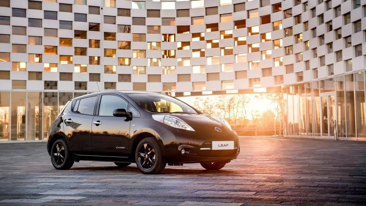 Nissan prepárase para enviar unha nova folla 30578_1