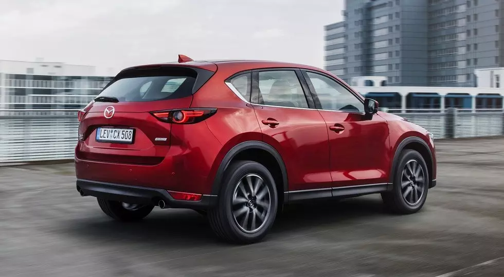 Die sperdatums vir die voorkoms van nuwe CROSSOVER van Mazda CX-5 en CX-9 in Rusland 30677_2