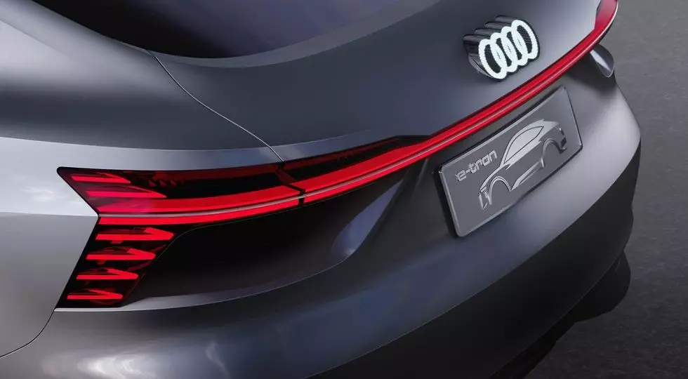 Audi onthulde een compact cross-coupe-ontwerp 30717_5