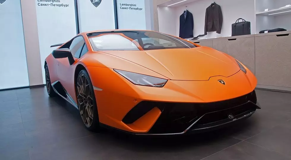 Sa Lamborghini, giingnan nila kung makita ang Urus Crossover sa Russia 30769_5