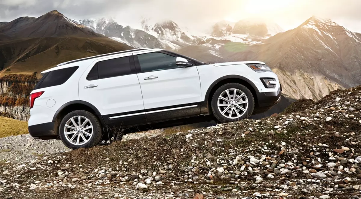 Eilifintí conquer an Caucasus: Tiomáint tástála an Ford New Explorer 30814_73